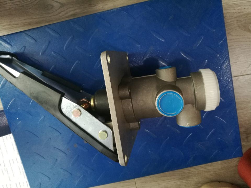 4120001795 Brake Control Valve From Sdlg Wheel Loader from China ...
