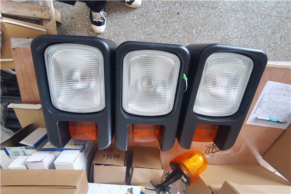 Customer Order Lights for XCMG ZL50G Wheel Loader - Changzhou Yamar Group