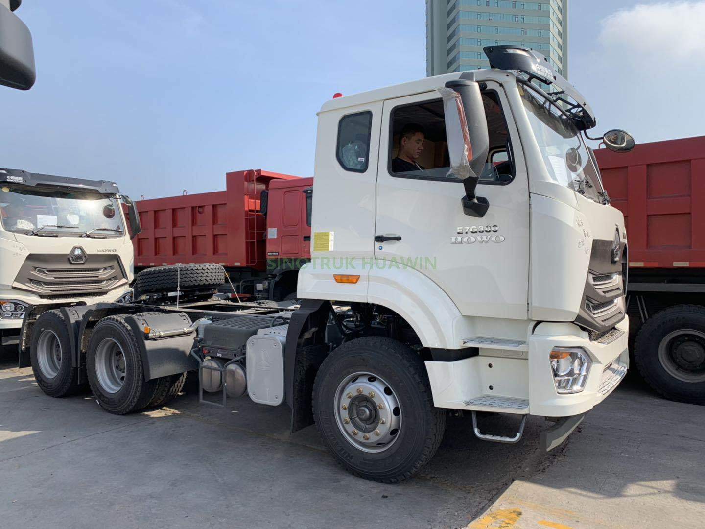 SINOTRUK HOWO E7G 6x4 Tractor Truck for Africa
