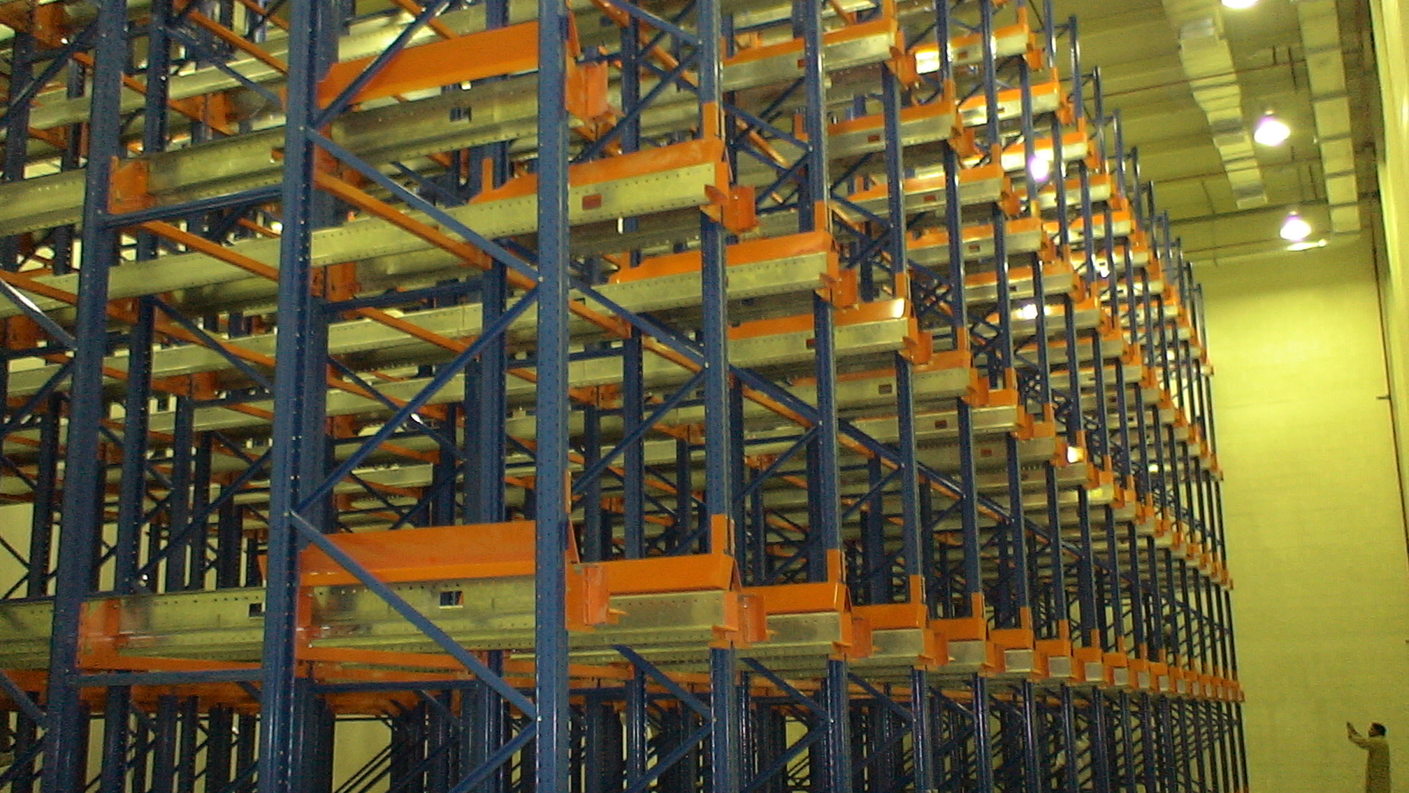 Shuttle racks, three-dimensional storage racks, drip-hole racks, heavy ...