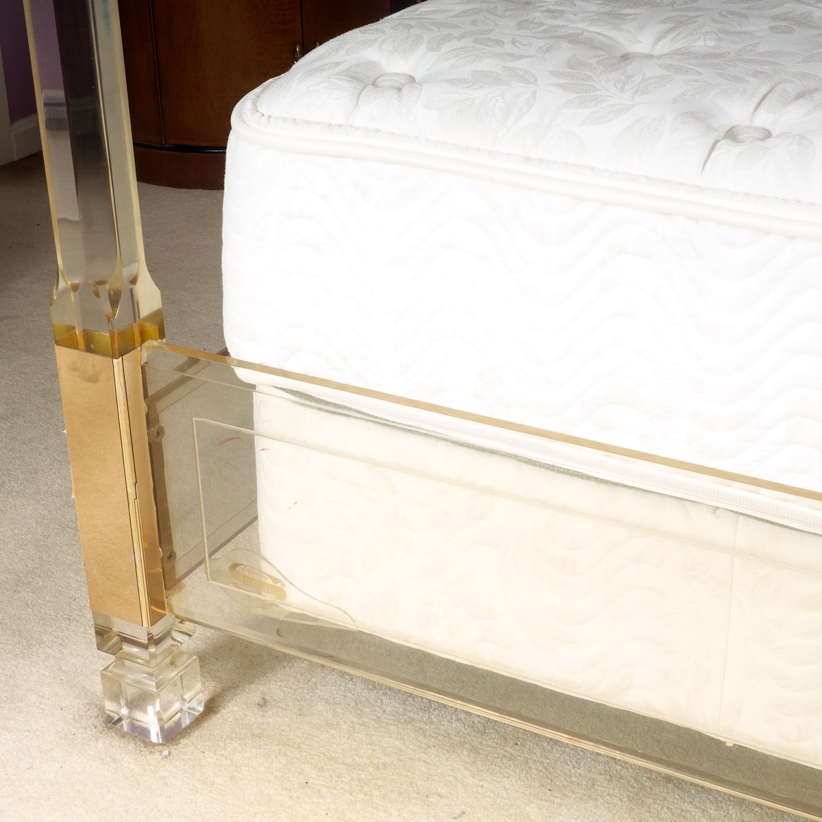 Glass Acrylic King Bed Metal Frame Bed with Modern Legs - Buy acrylic ...
