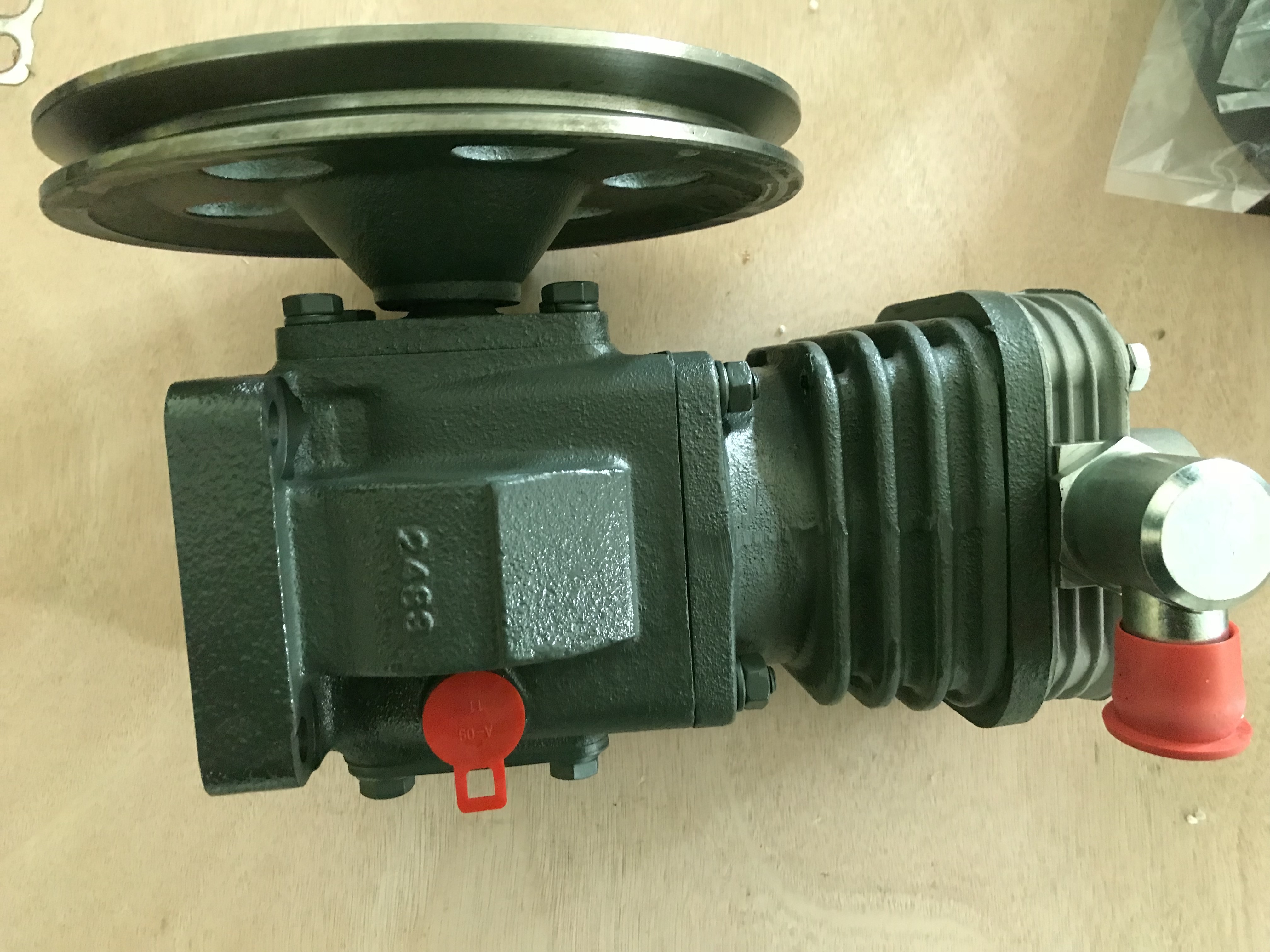 Original LG936L LG956L Wheel Loader Spare Parts 13051018 Air Compressor ...