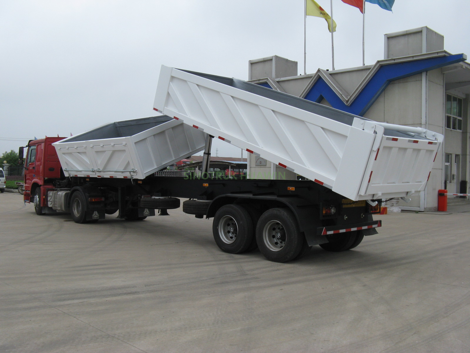 SINOTRUK 2 Axles Tipper Semi Trailer - Buy SINOTRUK 2 Axles Tipper ...