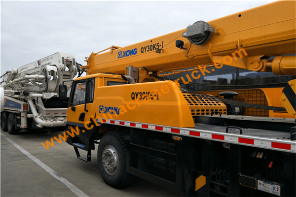Customer order XCMG 30 ton truck crane QY30K5-I from us - Changzhou Yamar Group